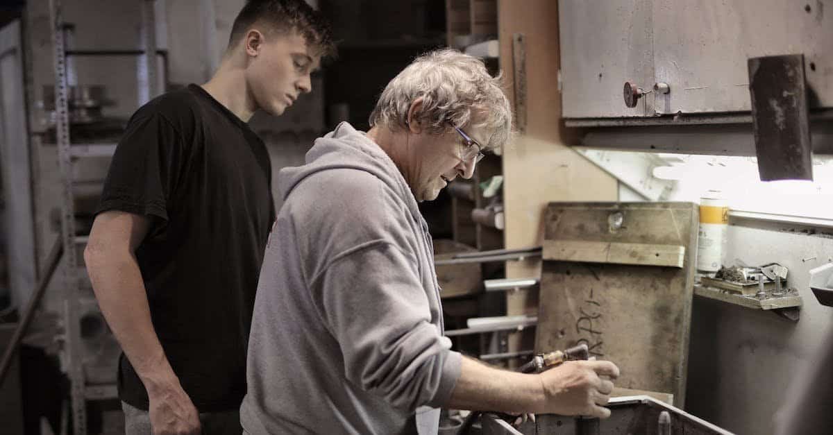 How To Fix Frayed Handbag Handles: Revive Your Purse With This Guide